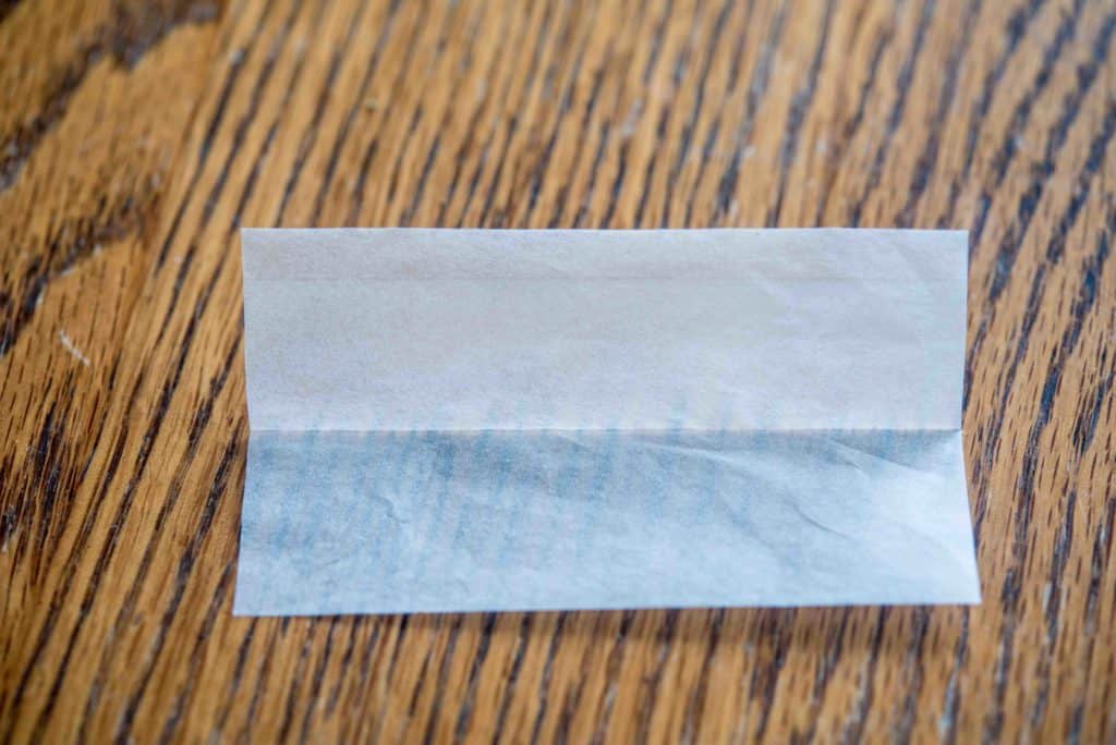 How to Roll a Joint (Instructions for Beginners)